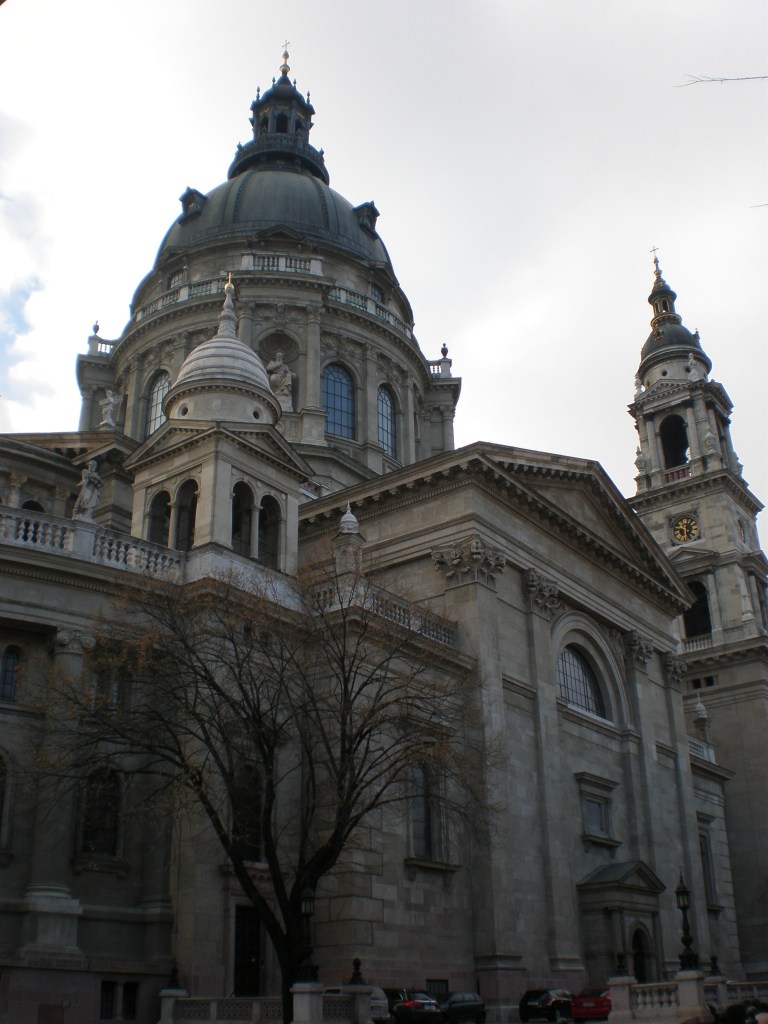 What do you HAVE to DO in Budapest as a first-time visitor – the Red ...