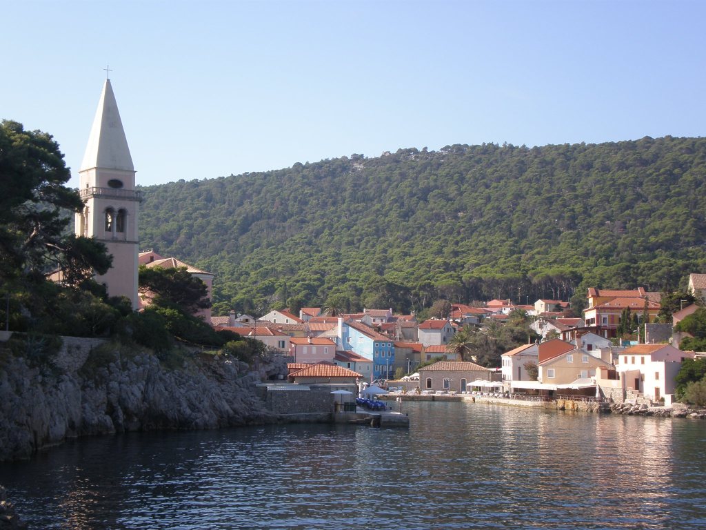 Discover Croatia: LOŠINJ – the Red Phone Box travels